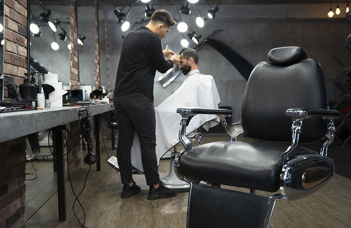 The Art of Shaving: A Close Look at Barber Techniques – GT HAIR